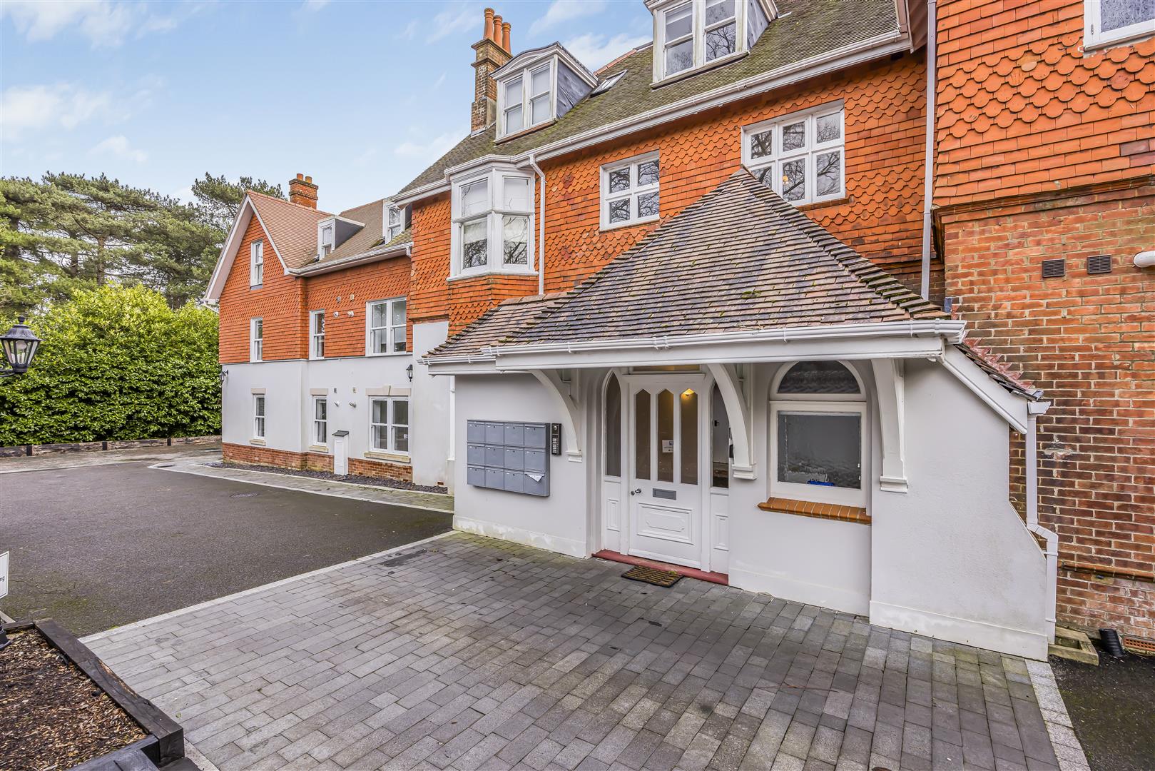 Mckinley Road, Bournemouth - Saxe Coburg